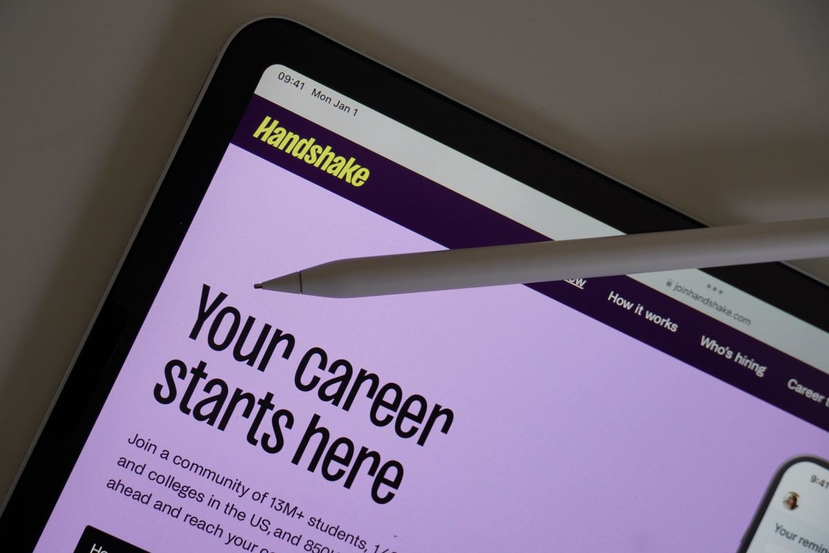 From Job Fairs to Resume-Building AI: Hunter Students ‘Handshake’ with ...